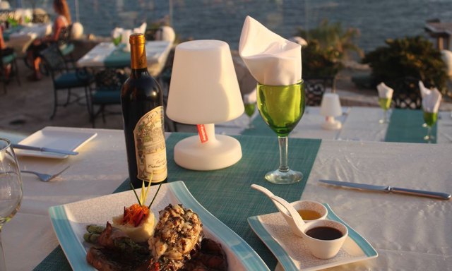 Los Riscos, Mariscos Parrillada, Cabo San Lucas